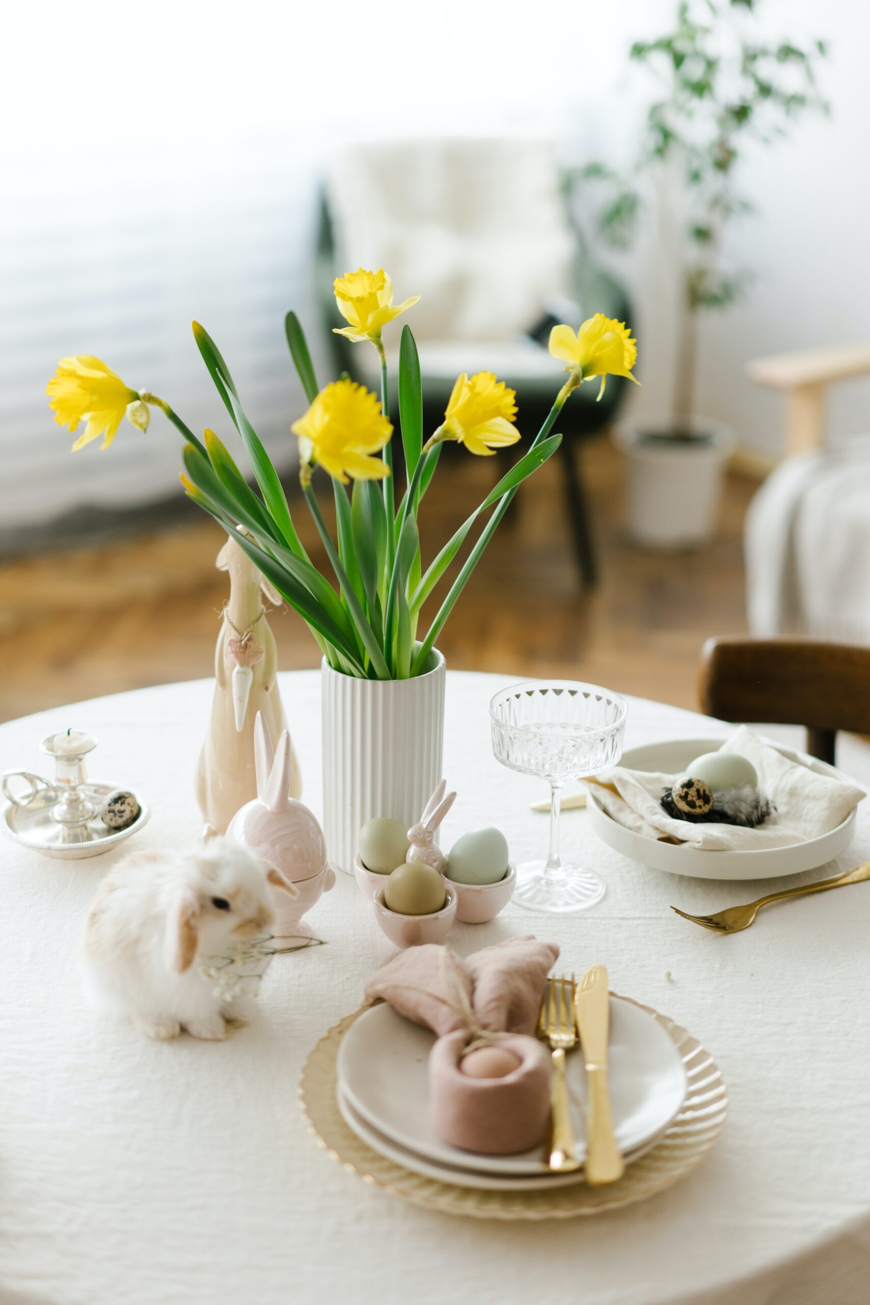 Easter Decor For The Modern Homemaker - Home & Texture