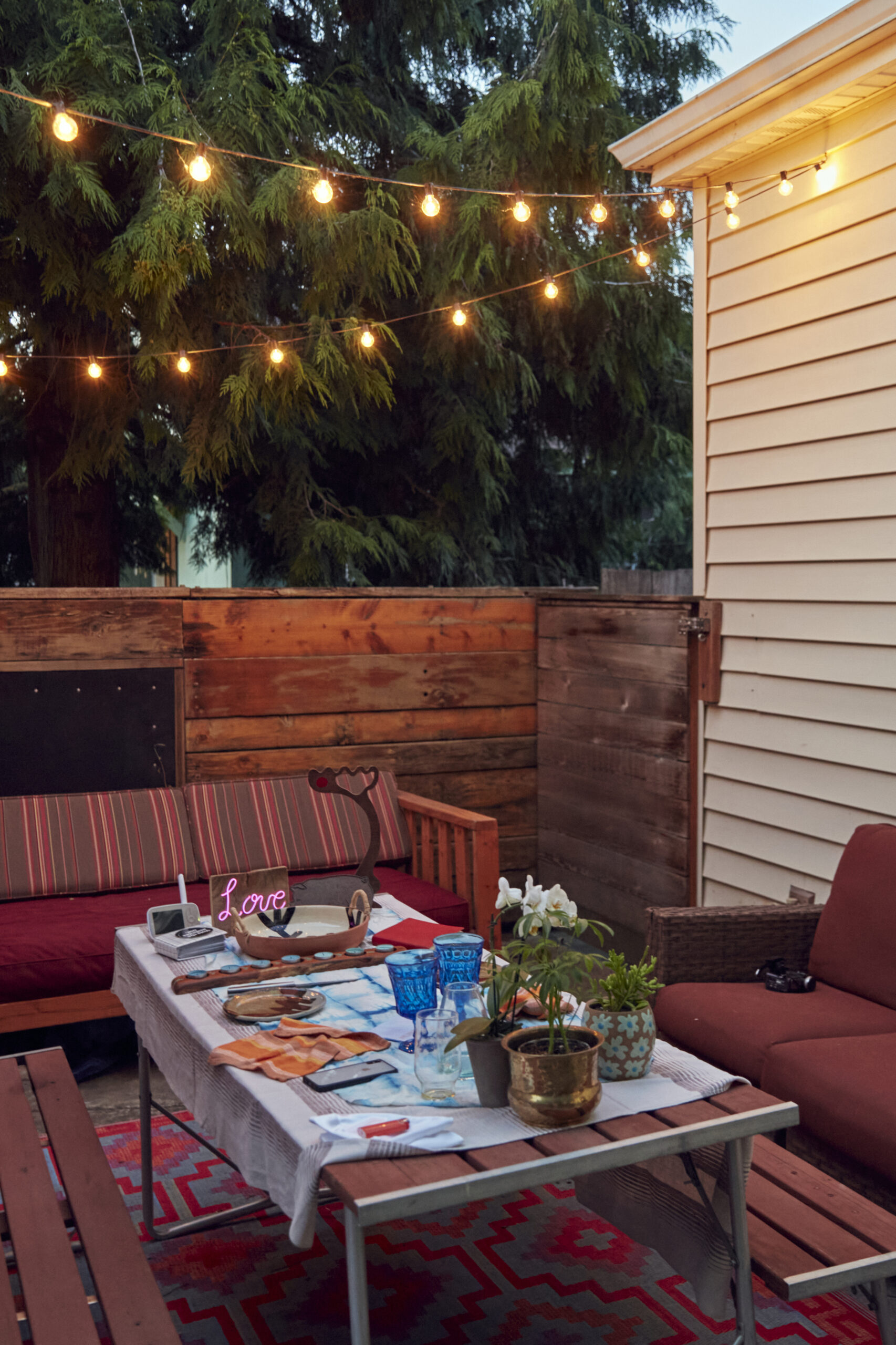 Romantic Garden Ideas for Small Backyards - Home & Texture