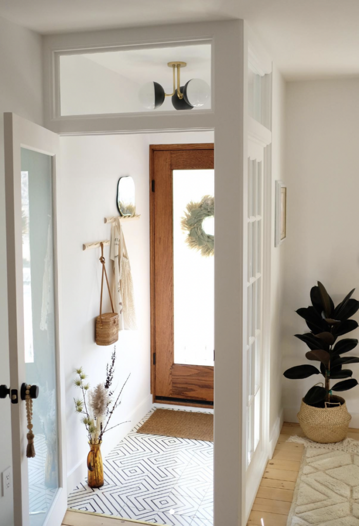 Welcoming Entryway Ideas - Home & Texture