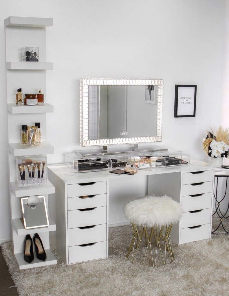 4 Bedroom Vanity Types To Consider and Why You Need One - Home & Texture