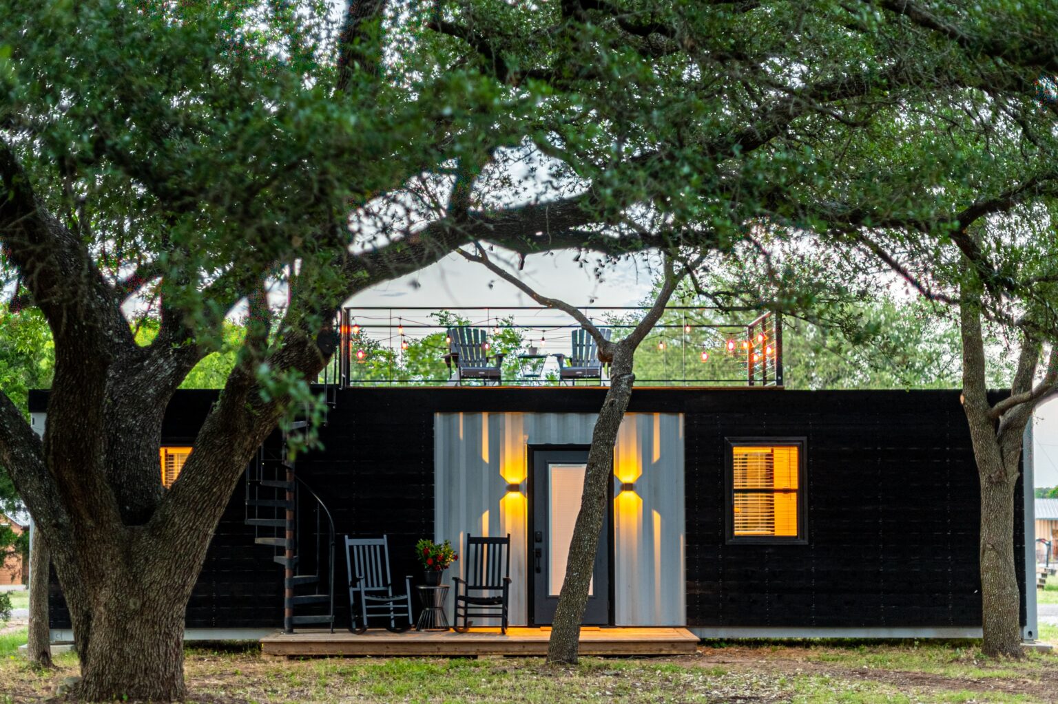 Your Guide to Building a Backhouse - Home & Texture