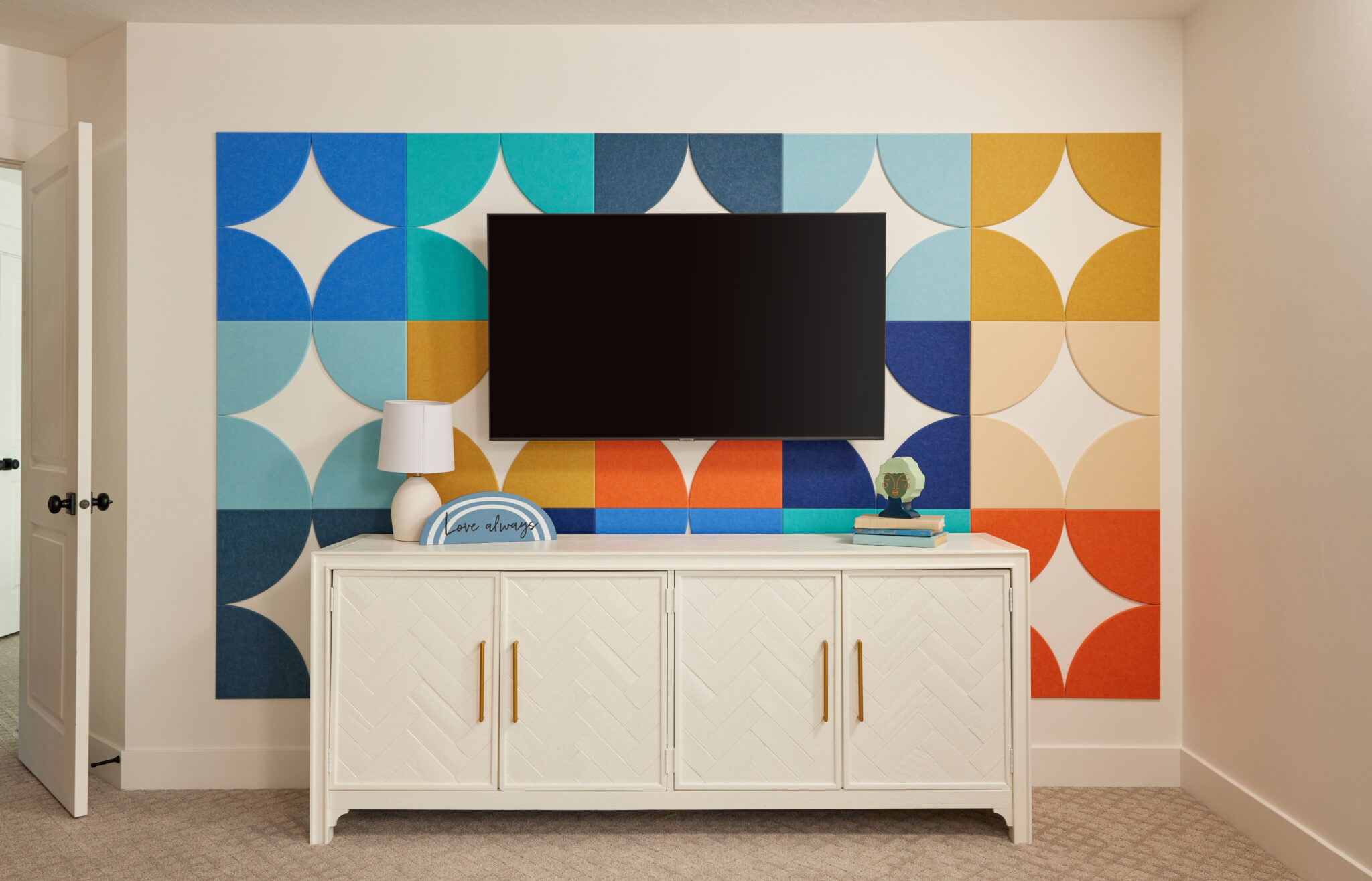 Fully Customize Your Walls With These 'Felt Right' Felt Wall Tiles ...