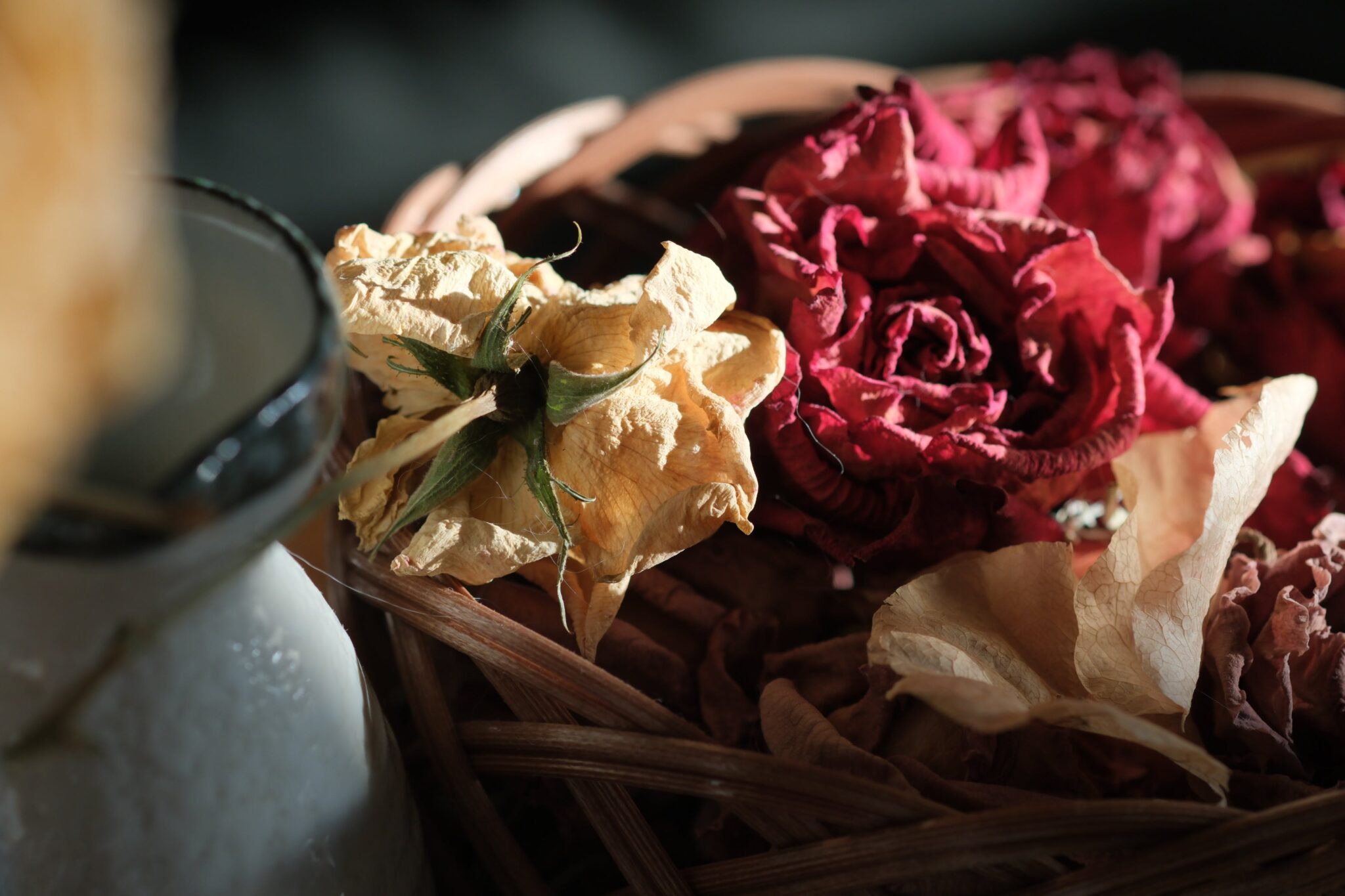 9 Creative Ways To Use Potpourri at Home - Home & Texture