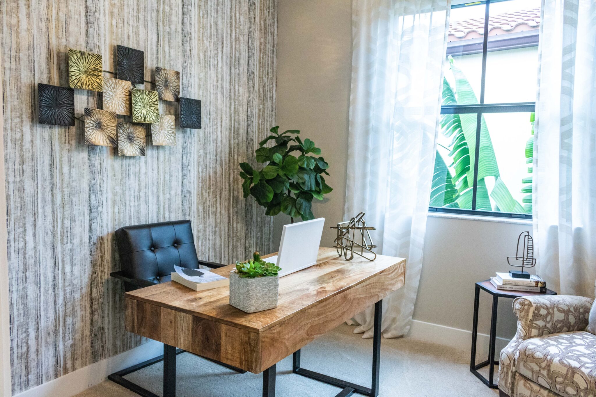 How To Create the Perfect Home Office Background for Zoom Meetings ...