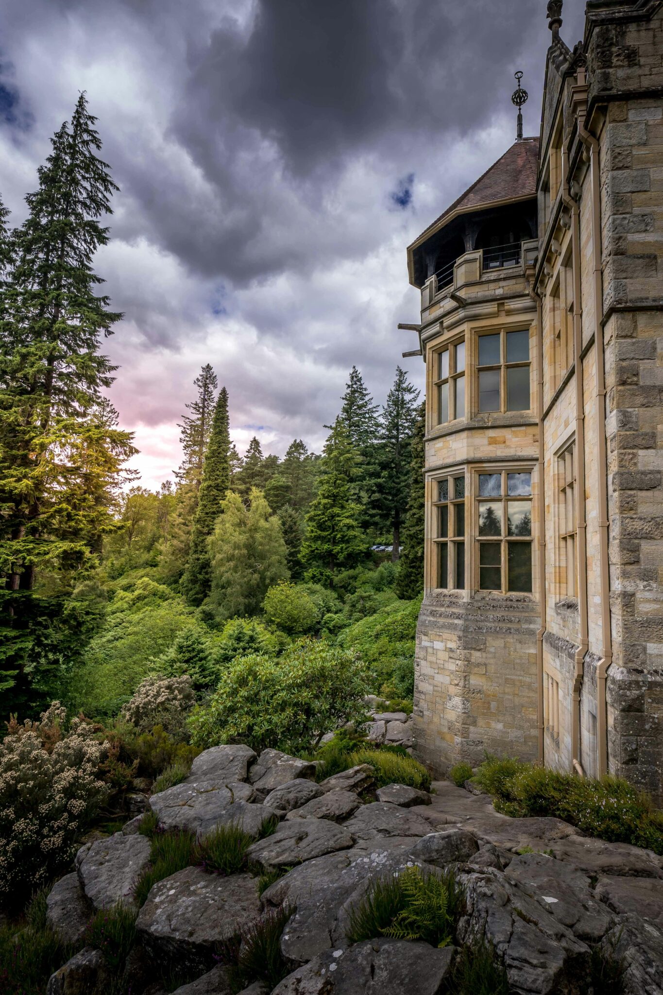 What Are the Attributes of a Tudor Home? - Home & Texture