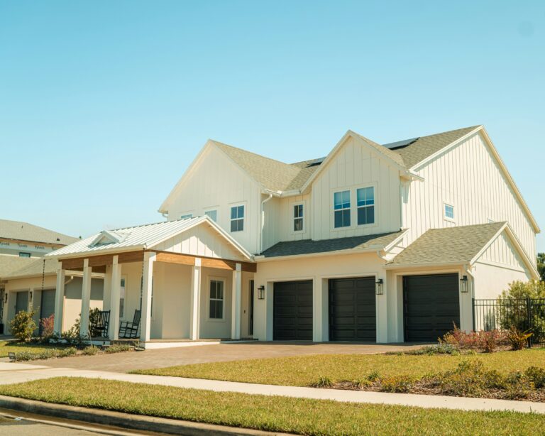 The Differences Between Traditional Homes and Modern Homes - Home & Texture