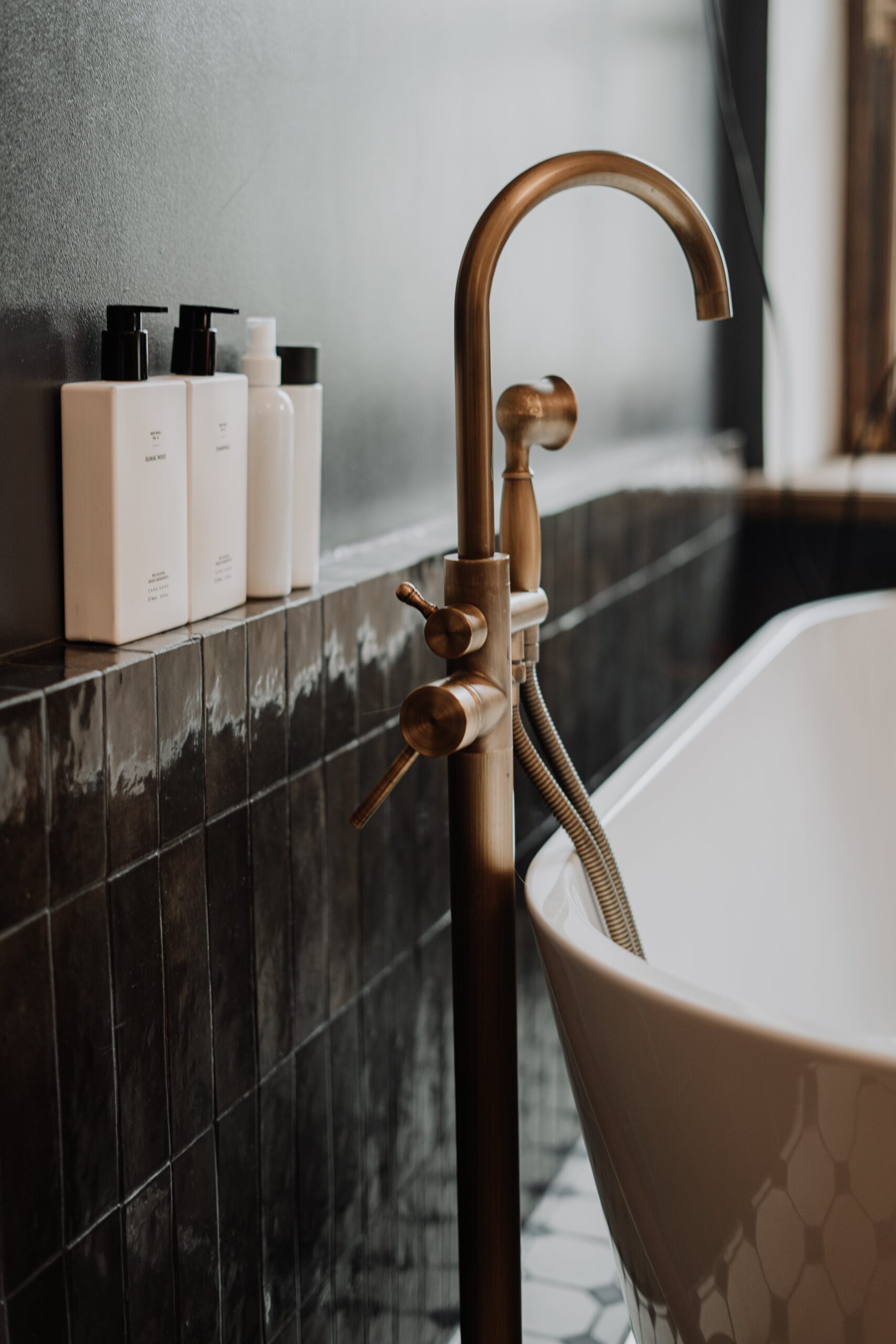 Keep Your Bathroom Spotlessly Clean With These Simple Habits - Home ...