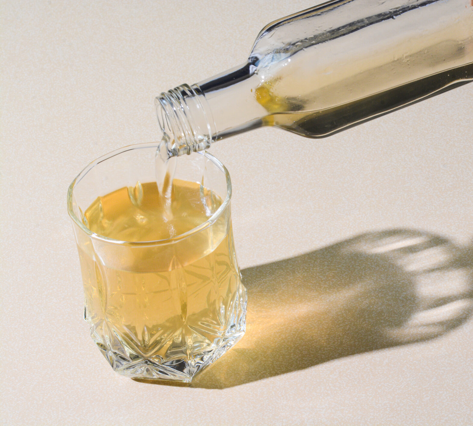 7 Little-Known Household Uses for Apple Cider Vinegar - Home & Texture