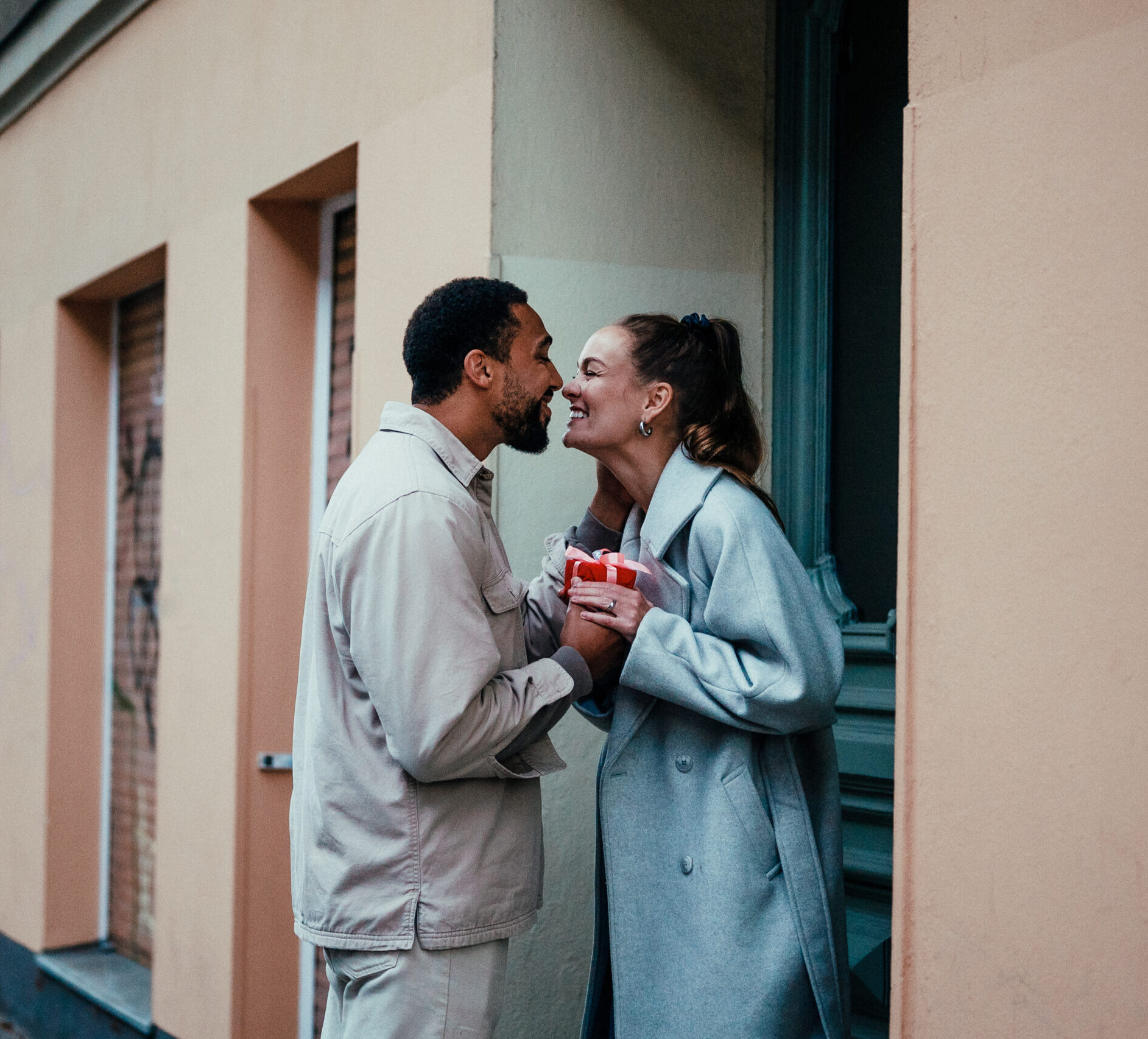 Best States for Singles: Top 5 Places To Find Love - Home & Texture