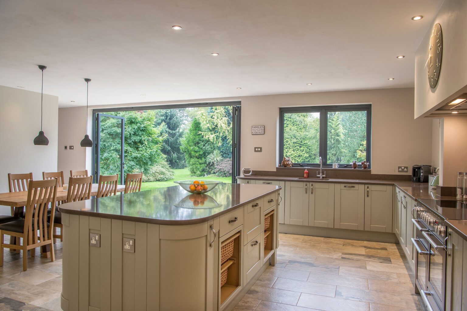 This Interior Stylist Reveals How to Style Your Kitchen Windows - Home ...