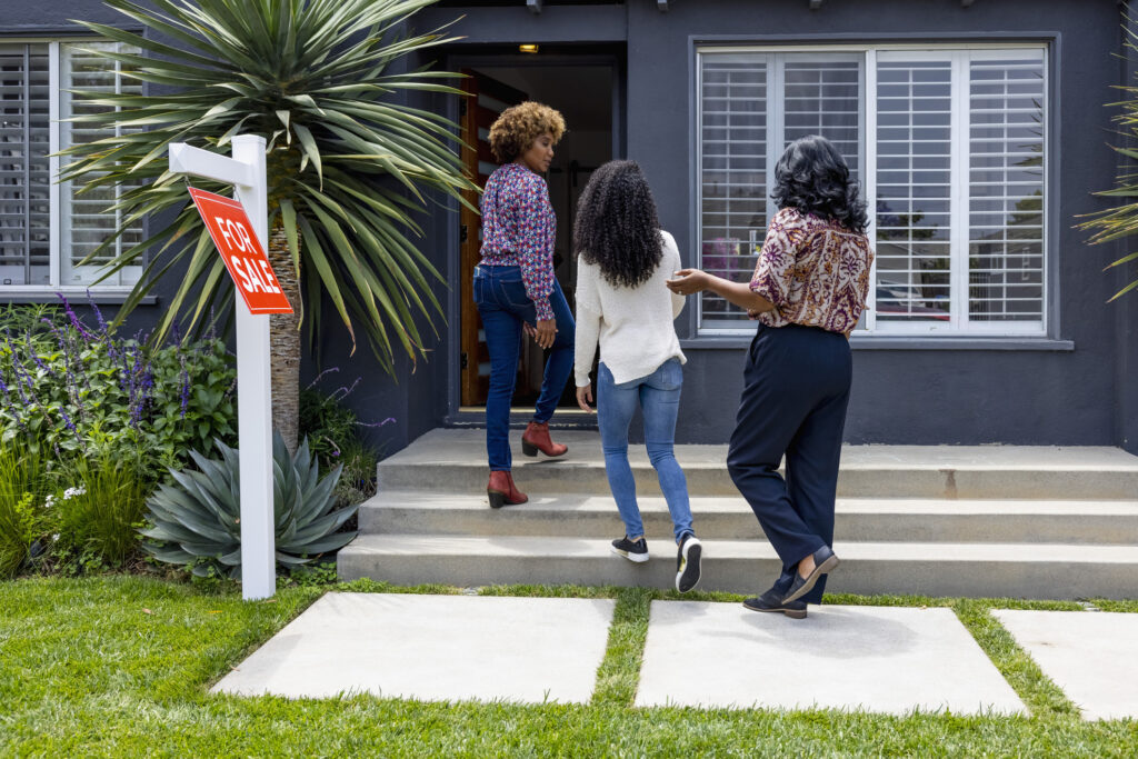 Real Estate Agent Red Flags To Look Out For - Home & Texture