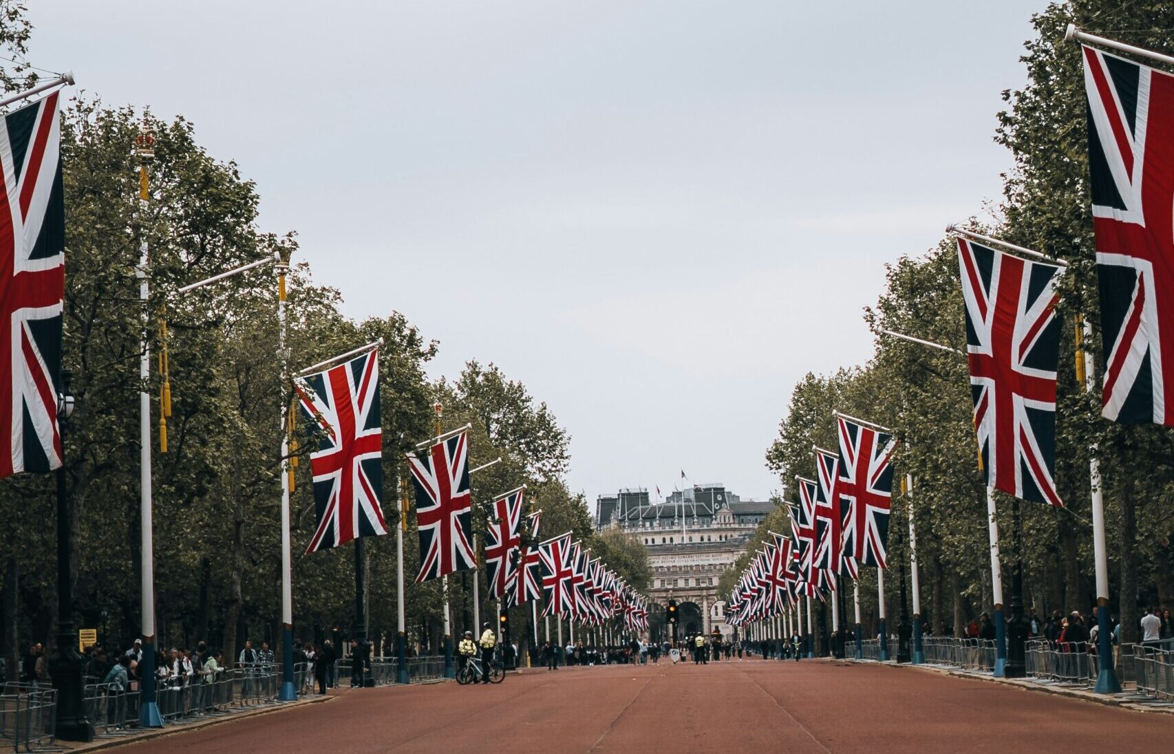 Where Does the Royal Family Live? Where Does the Royal Family Live?