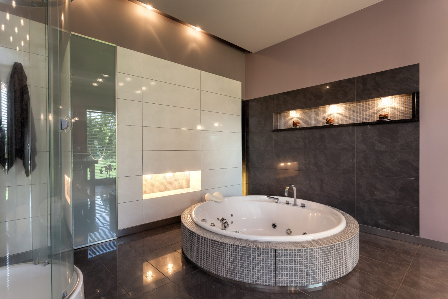 From Basic to Luxury: Jacuzzi Tub Remodel Costs - Home & Texture