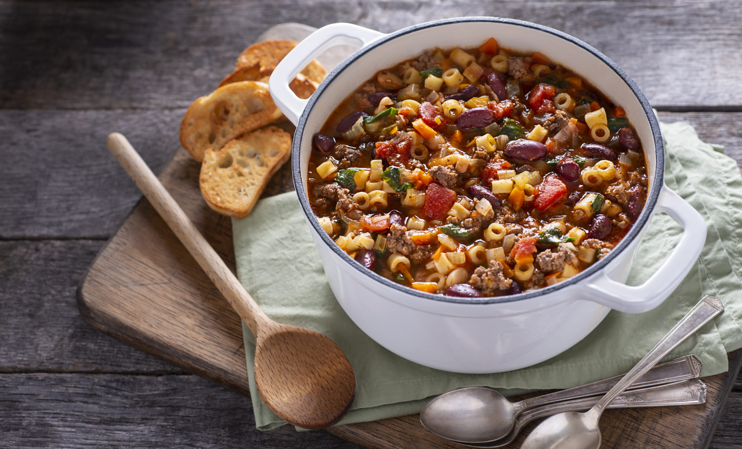 The Best Dutch Oven Options That Are Stylish and Affordable - Home ...