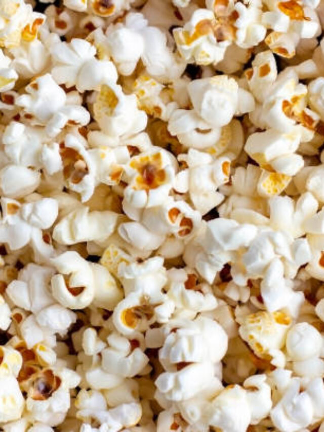 How To Make a Popcorn String for the Holidays - Home & Texture