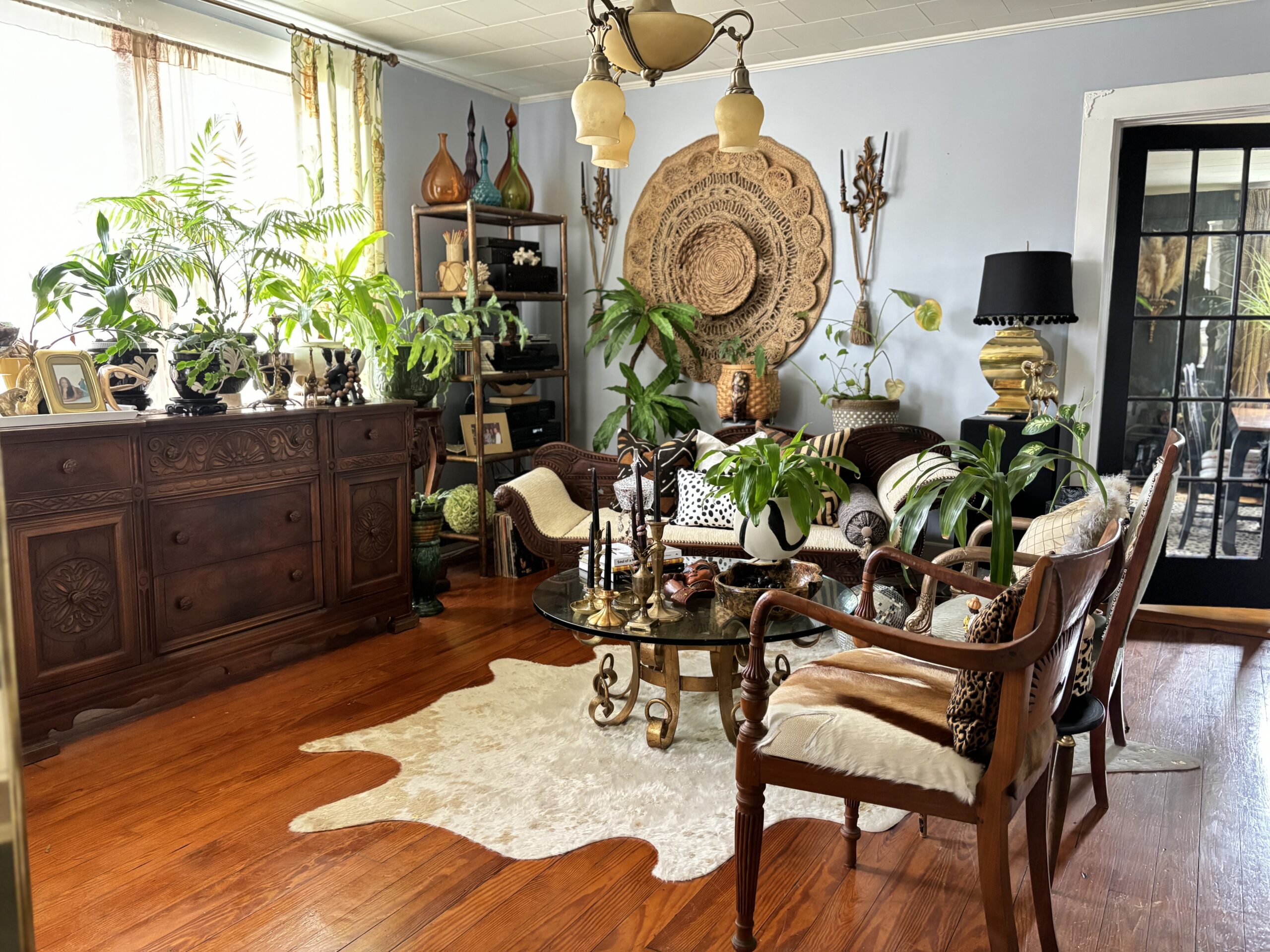 This Afro-Bohemian Home Is All About Vintage Vibes - Home & Texture