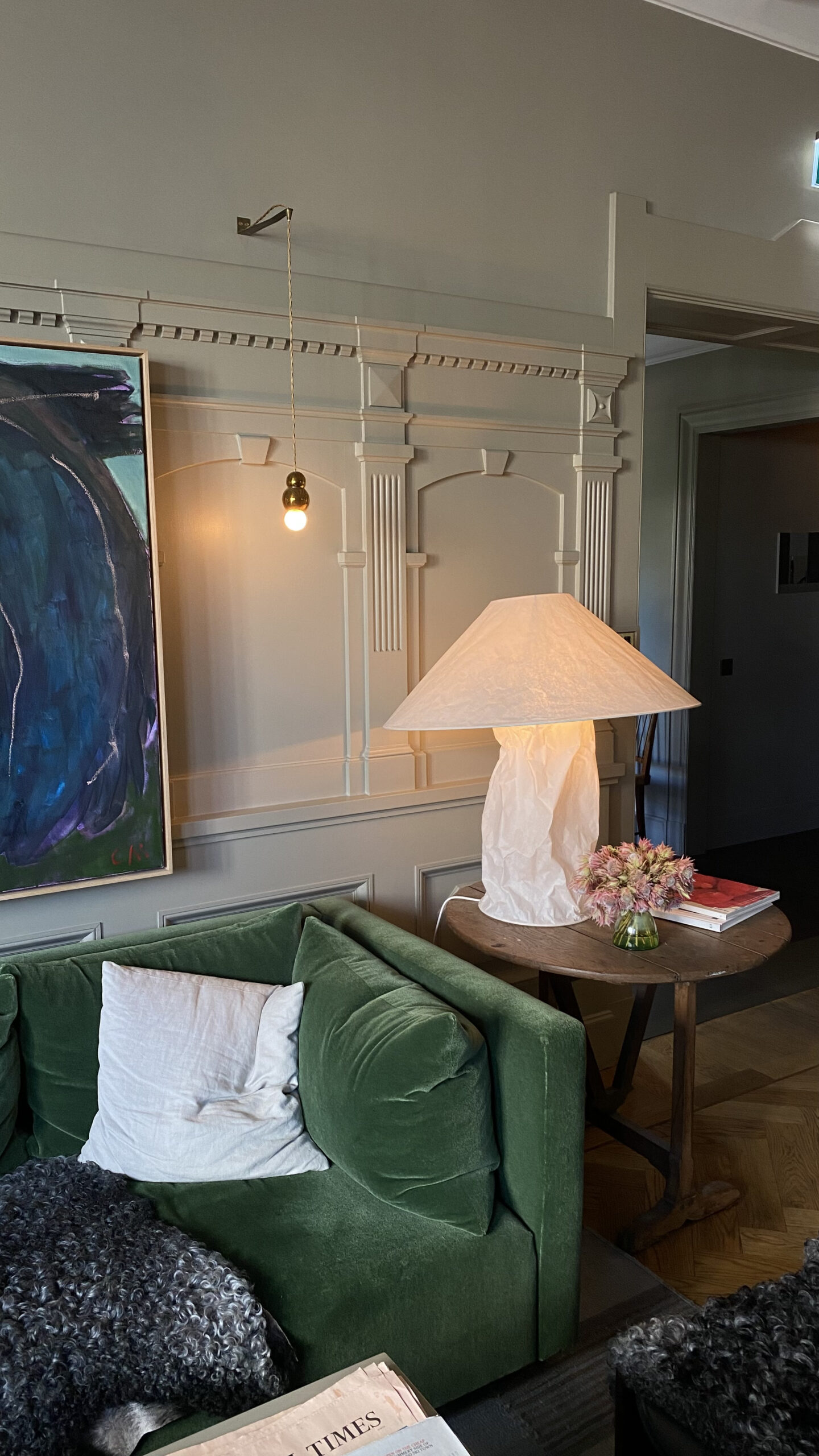 "Modern Retro" Will Be the Vibe of 2025 - Home & Texture