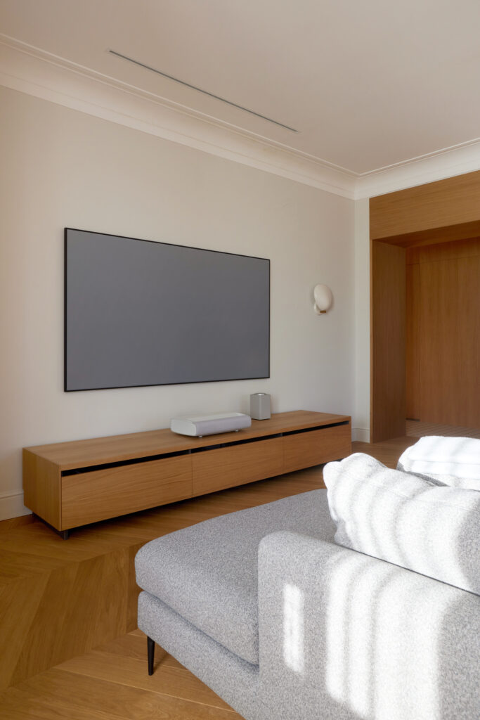 How to Master the Long, Low Shelving Trend in Your Home - Home & Texture