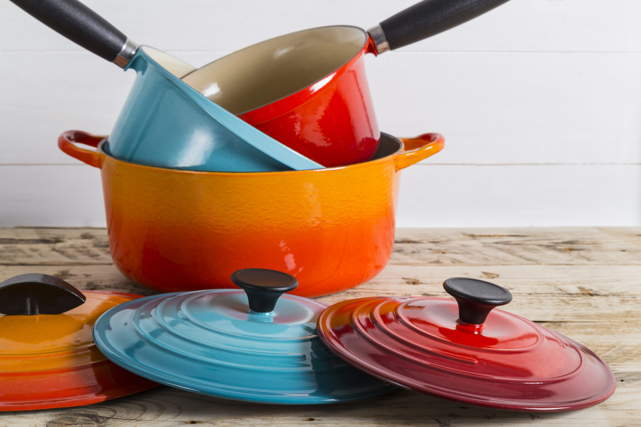 How to Clean Le Creuset Cookware Without Damaging the Enamel - Home ...